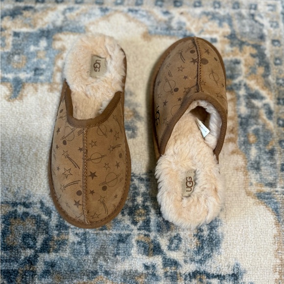 UGG | Shoes | Ugg Kids Keegan Slipper Moon And Stars Suede Slipper Size ...